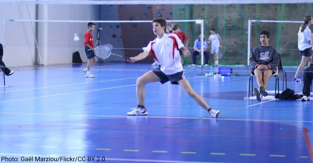How to Play Badminton Singles and Doubles - RACKET SPORTS.in